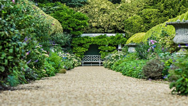 Take 5… Homes with perfect gardens for Spring | Strutt & Parker